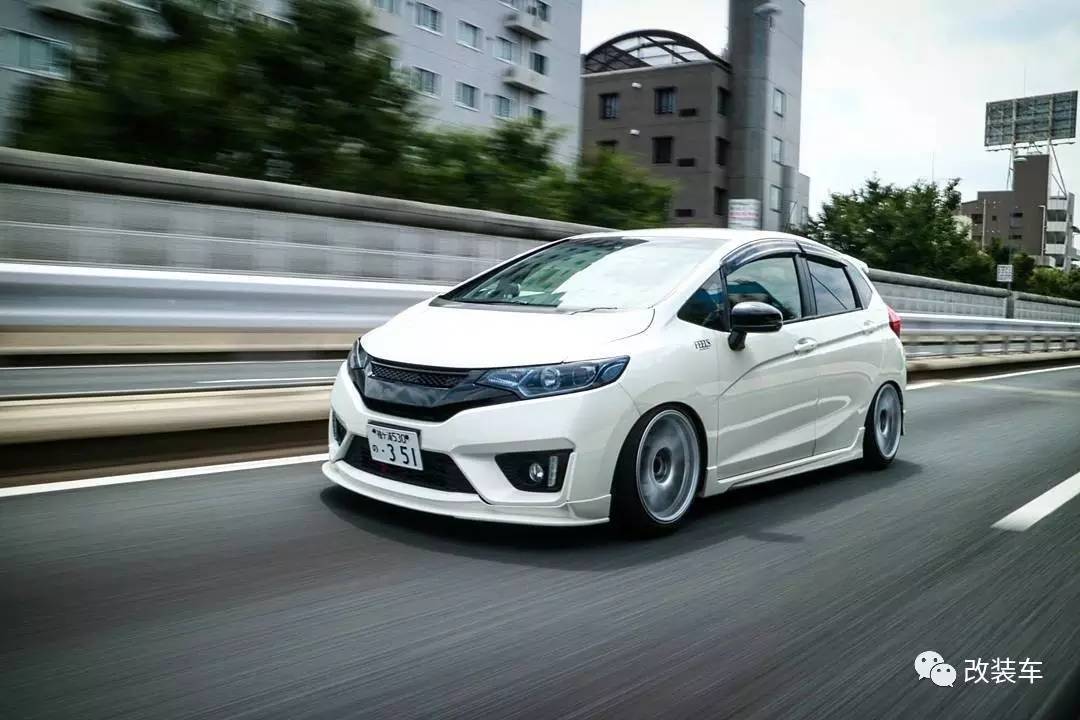 谁说飞度GK5是街头小流氓?改装之后明明可以很文艺!-车神榜