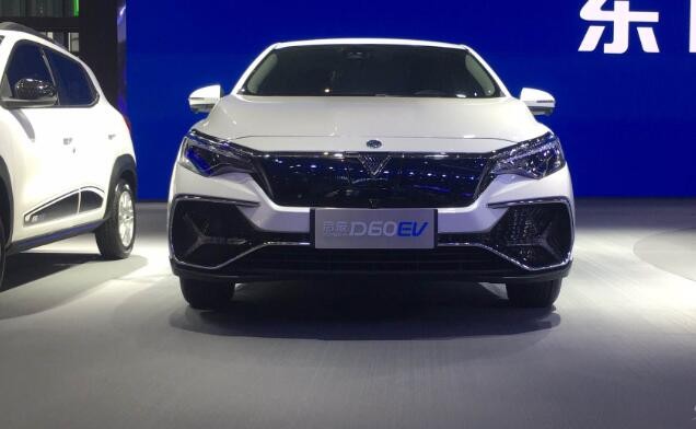 启辰 D60EV、T60EV 和 e30 和概念车The V亮相上海车展-车神榜