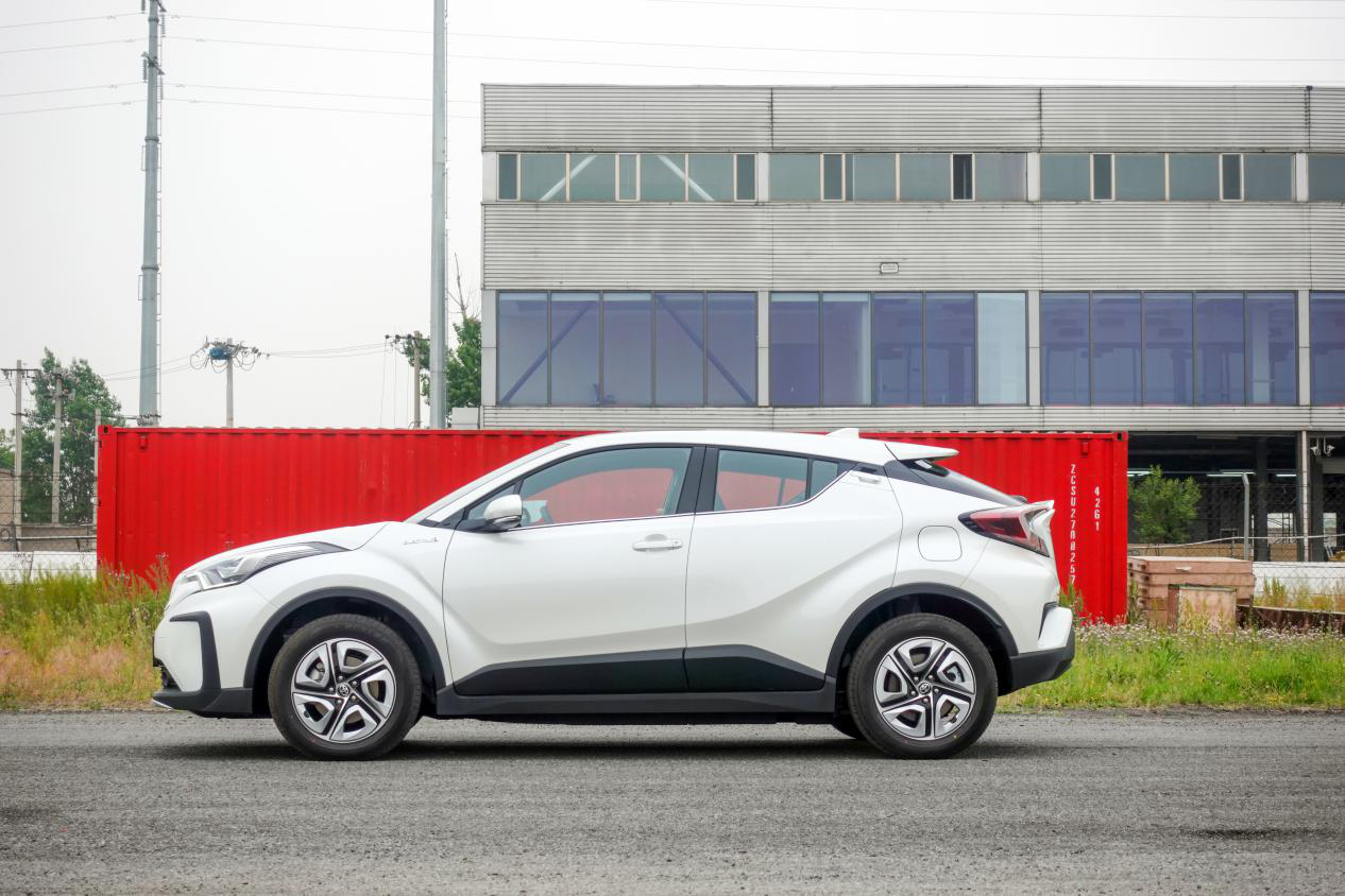 一汽丰田-奕泽IZOA E进擎上市！补贴后售价22.58-25.38万元-车神榜